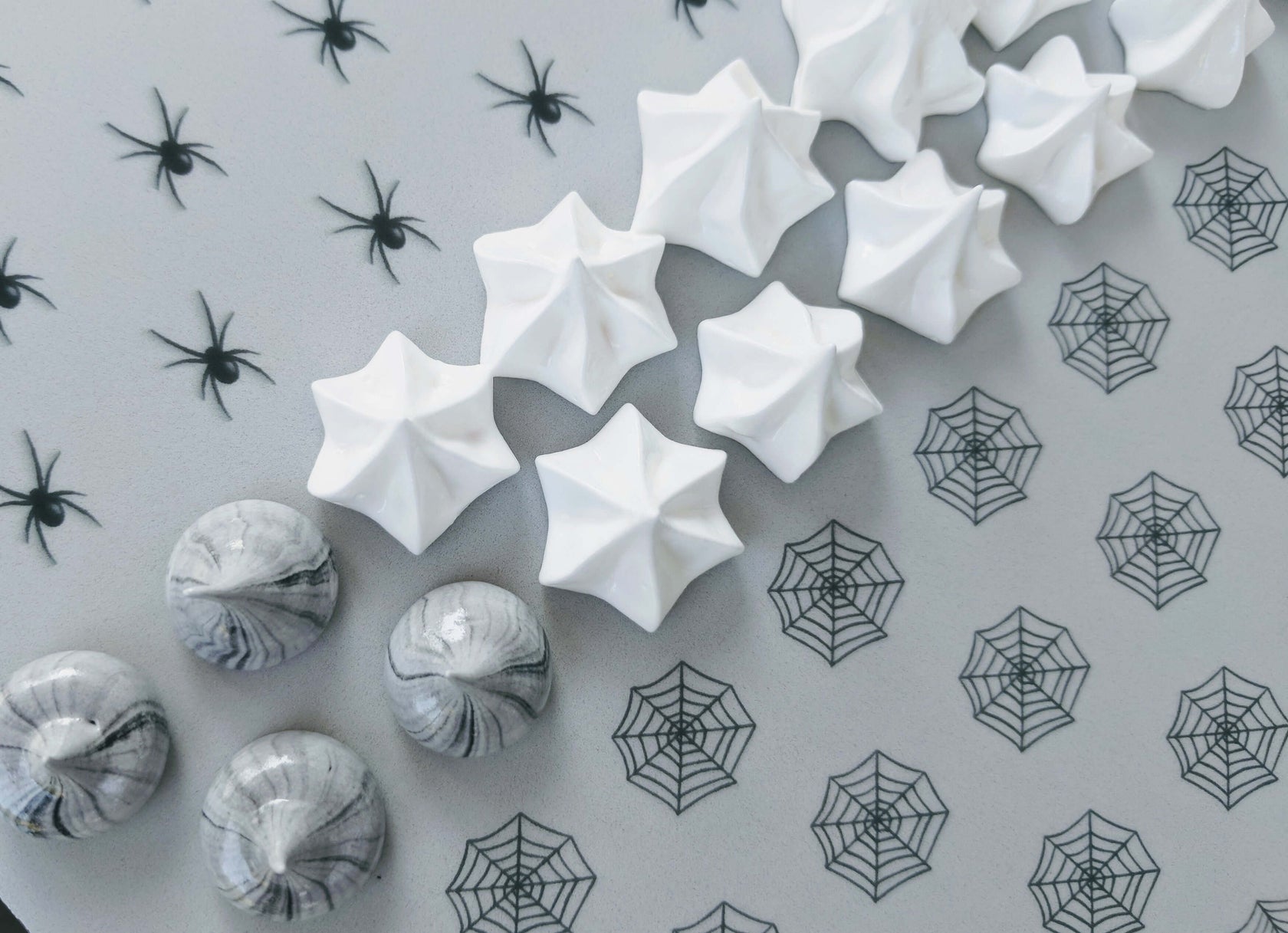 Tiny Spiders and Spider Webs - 0.5 inch - HSA043 – Sugar Art