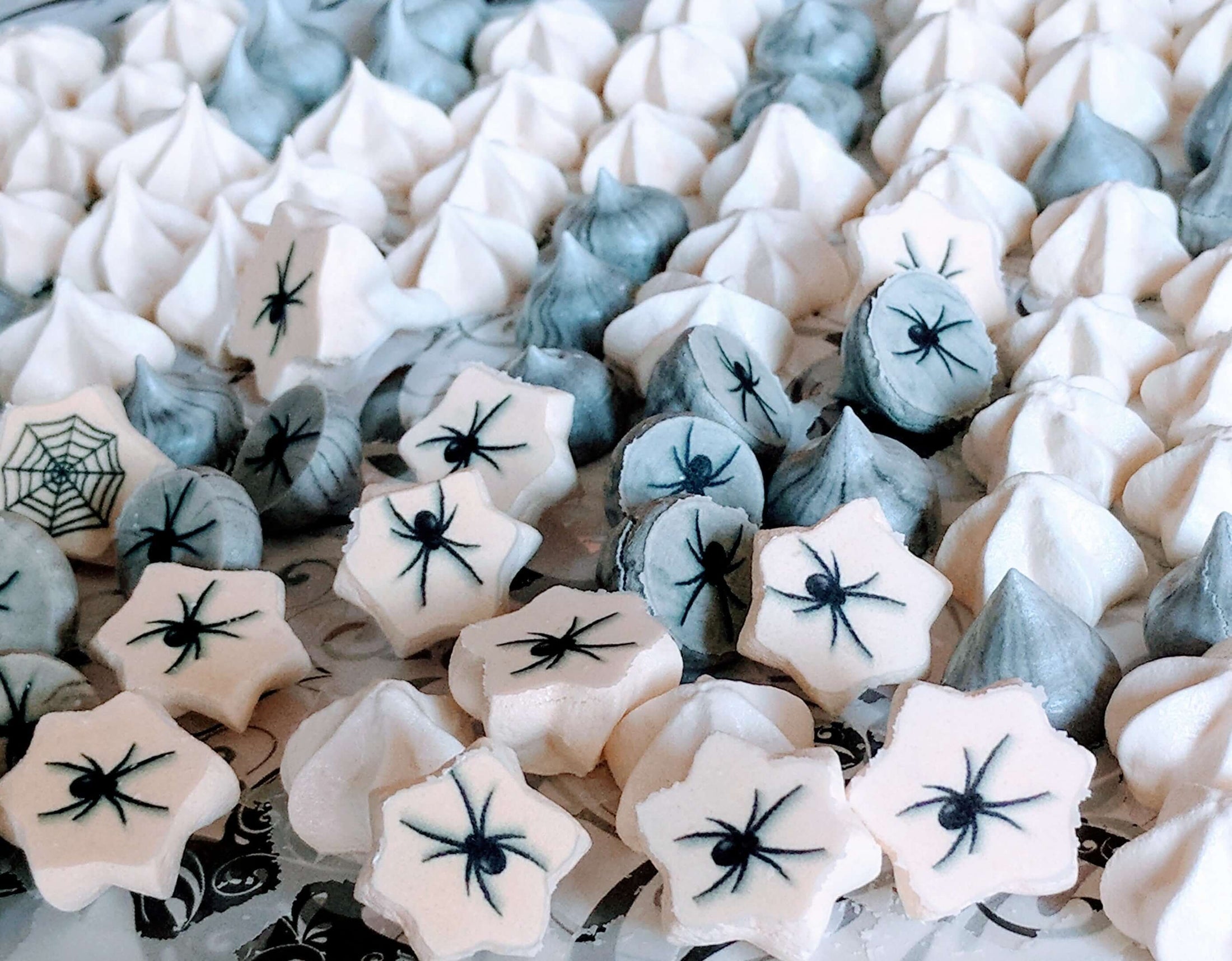 Tiny Spiders and Spider Webs - 0.5 inch - HSA043 – Sugar Art